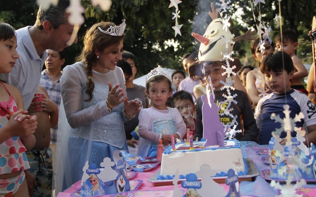 Geburtstagsparty feiern: Tolle Party-Ideen für Kinder und Erwachsene